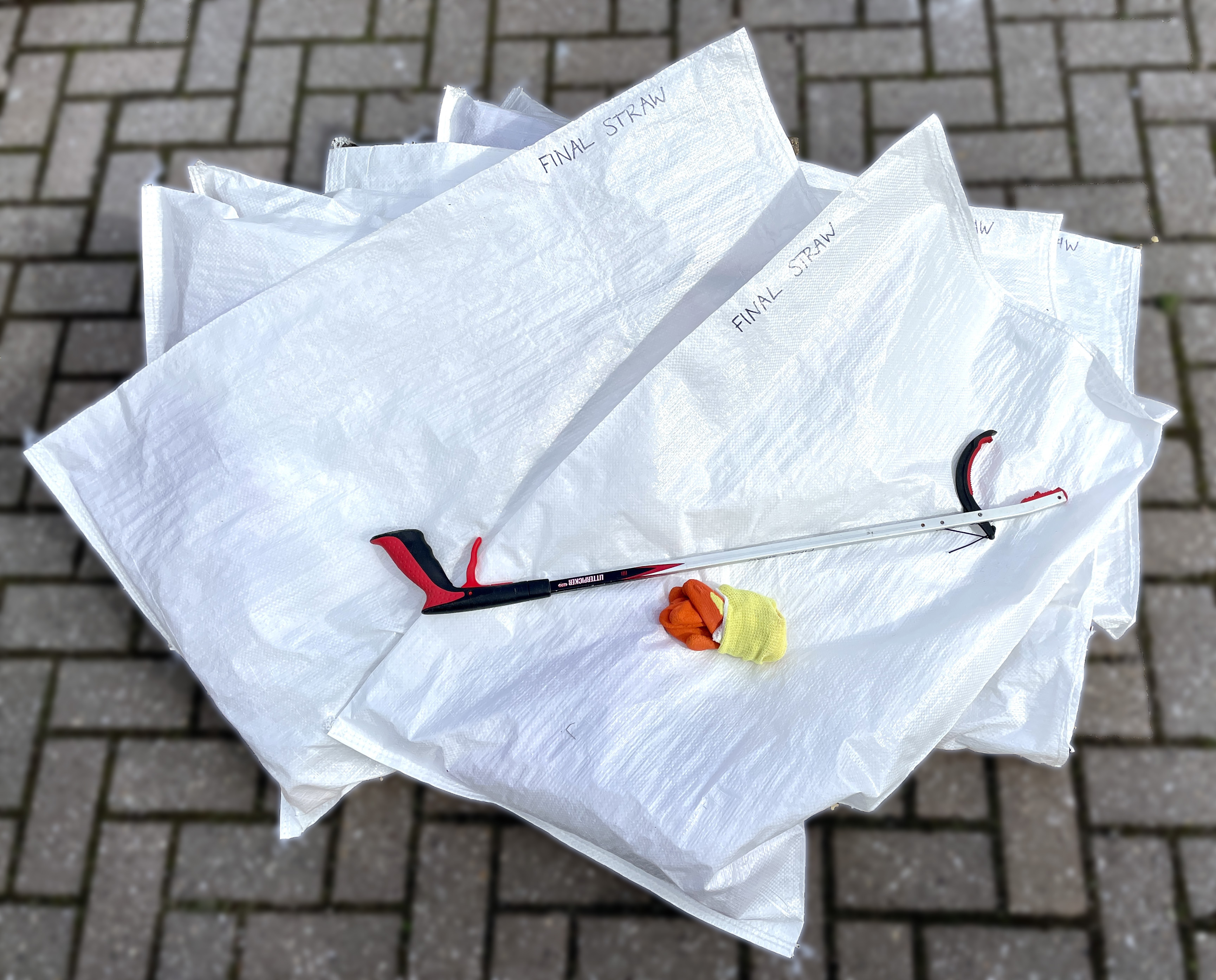 Help! We need more clean-up kits! - The Final Straw Foundation